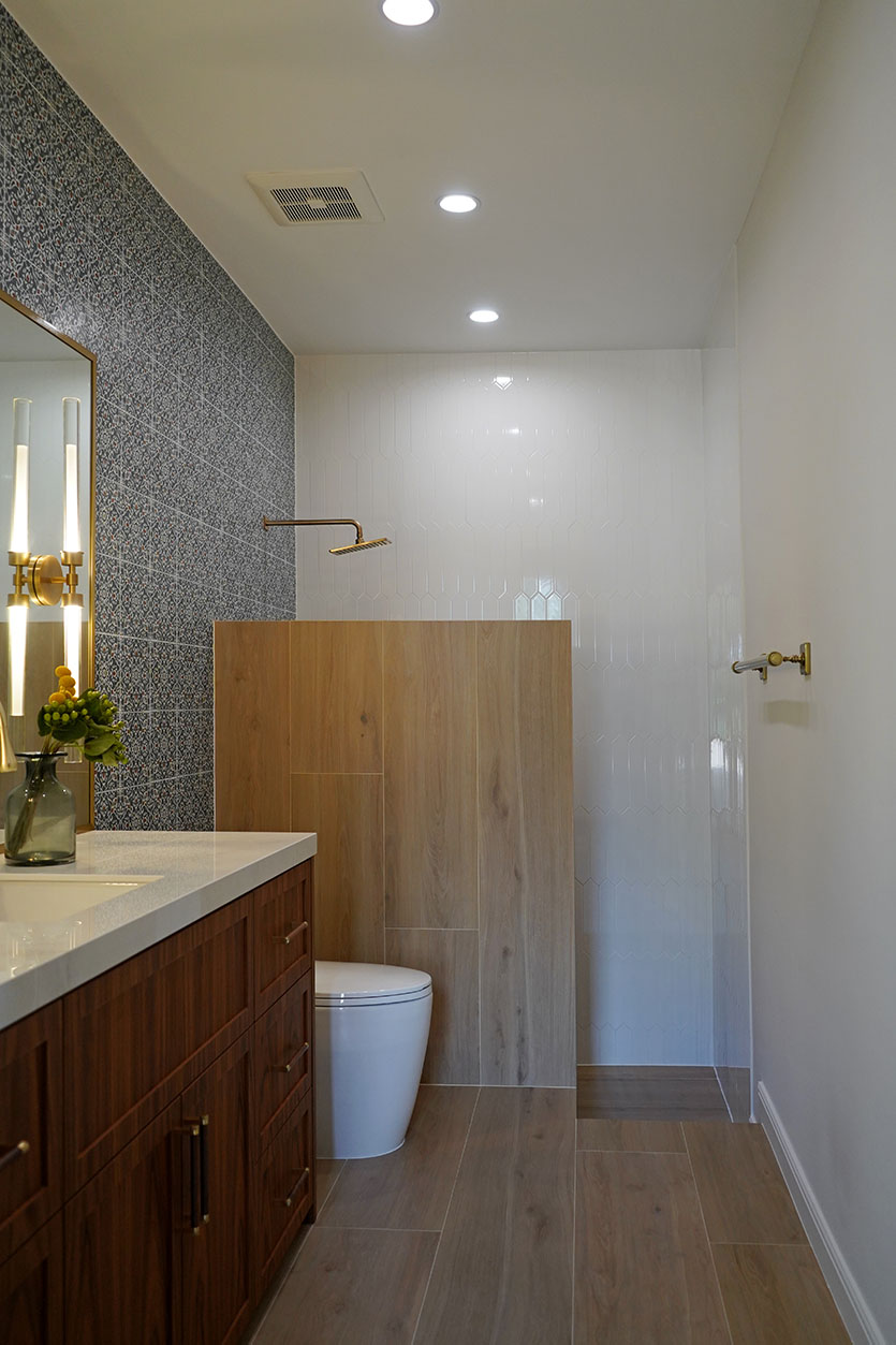 Our Favorite Season Inspires a Cabana Bathroom Design